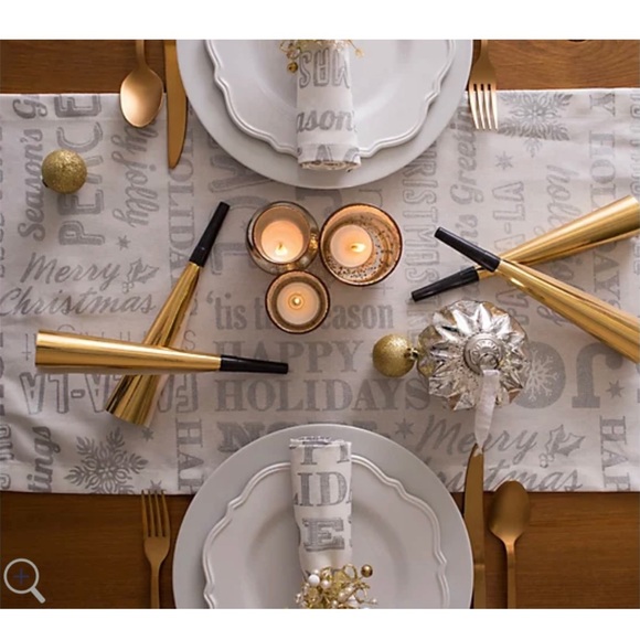 Dining | Soldhappy Holidays 7 Piece Set Table Runner And Napkins | Poshmark